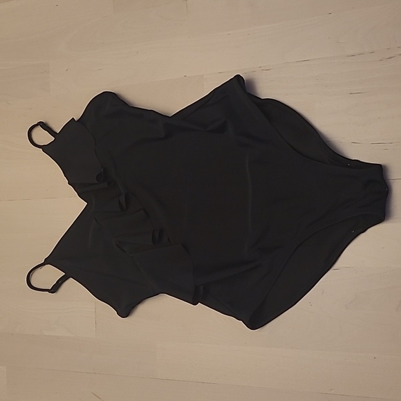 Old Navy Swim Euc Old Navy Girls One Piece Bathing Suit With Ruffle